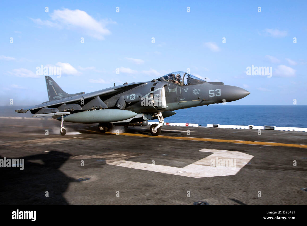 Harrier jump jet take off hi-res stock photography and images - Alamy