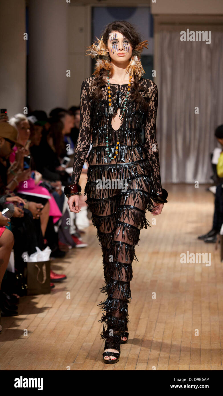 Model Mercedes-Benz Fashion Week - Fall 2012 - Anna Francesca - Runway ...