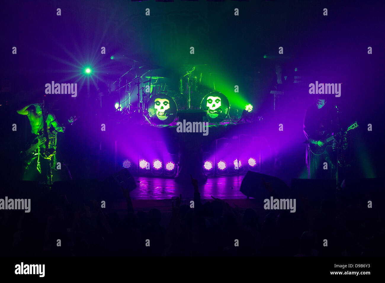 The Misfits performing live in concert at Cine Teatro de Corroios ...