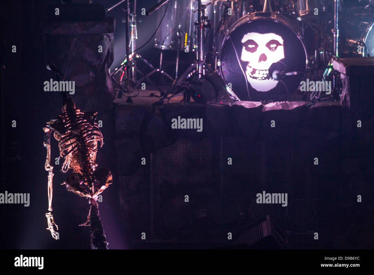 The Misfits performing live in concert at Cine Teatro de Corroios ...
