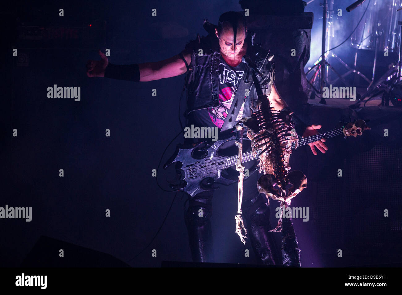 The Misfits performing live in concert at Cine Teatro de Corroios ...