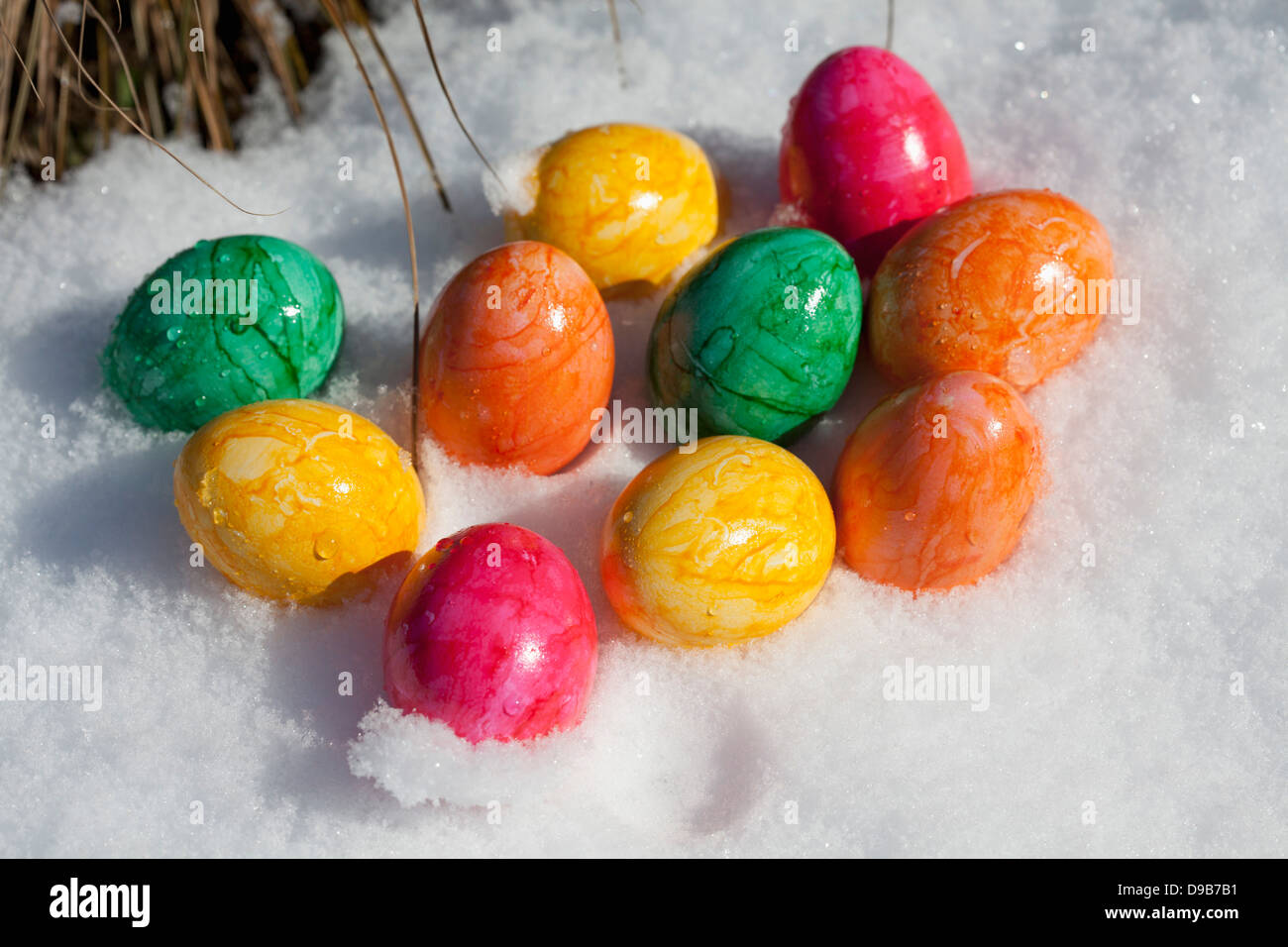 Eggs in snow hi-res stock photography and images - Alamy