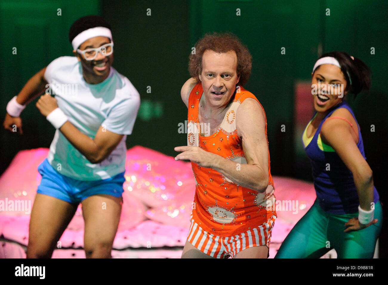 Richard Simmons leads a dance workshop at the Dance to Conquer Cancer ...