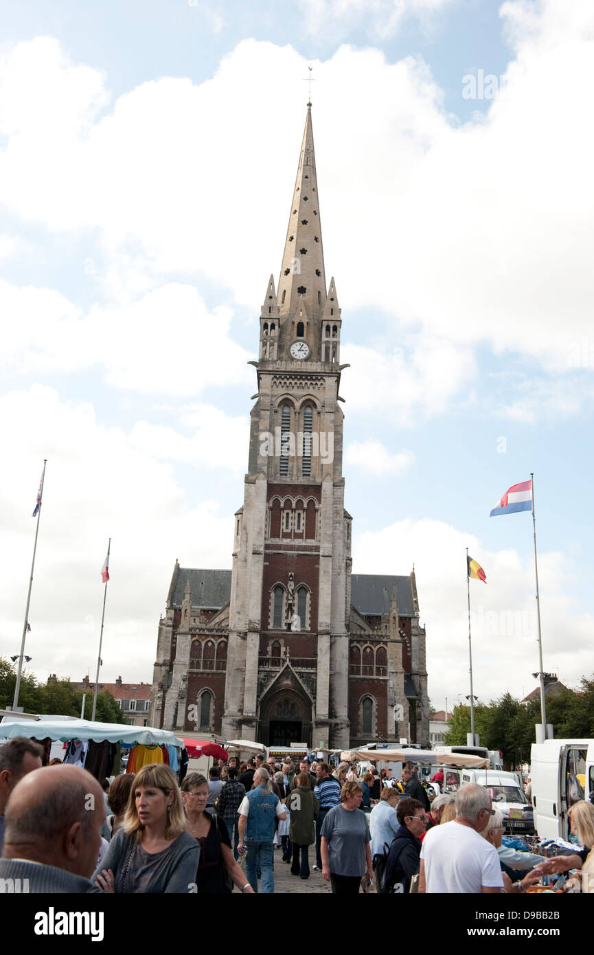 Town square france hi-res stock photography and images - Alamy