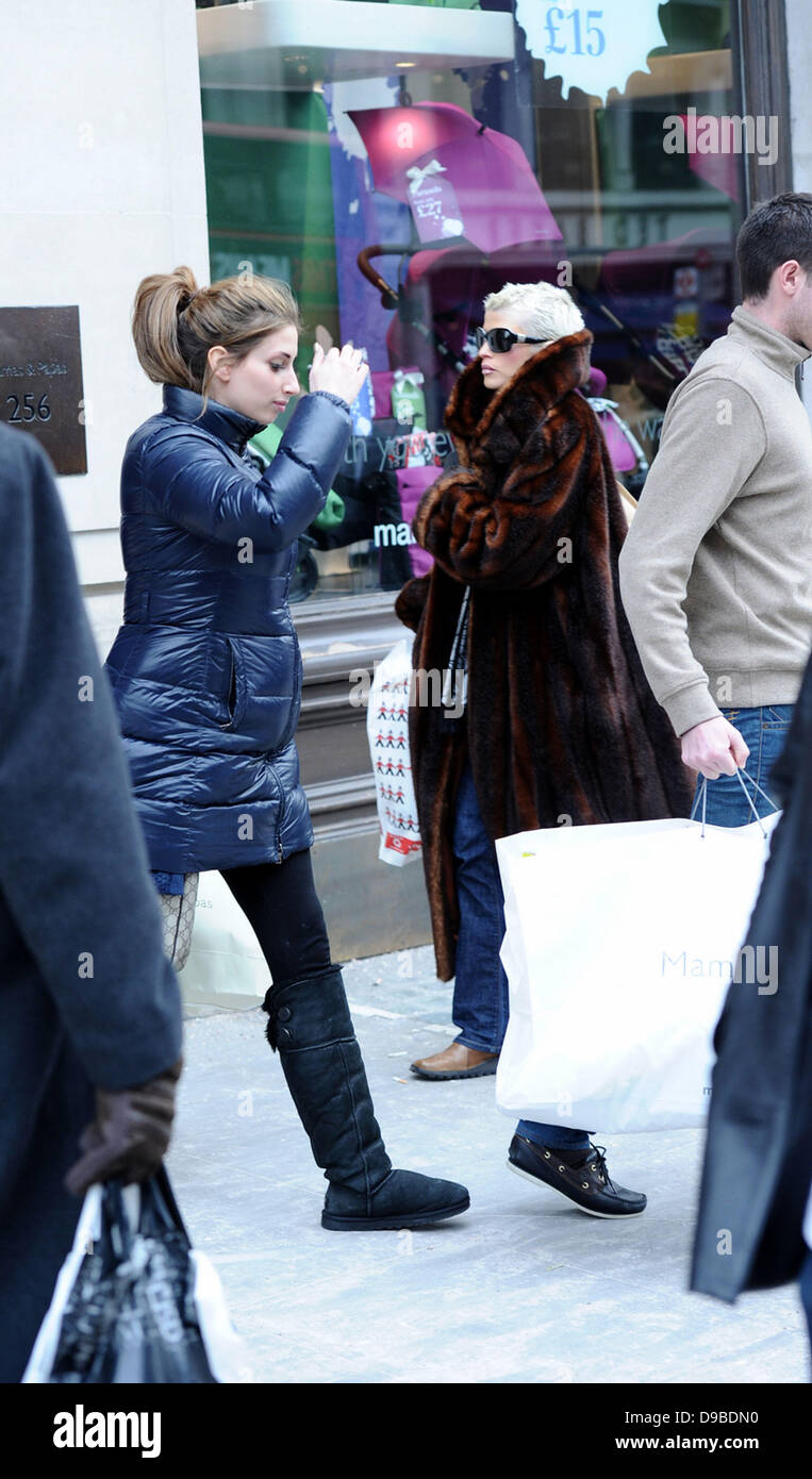 Stacey Solomon and boyfriend Aaron Barnham leaving after shopping at ...