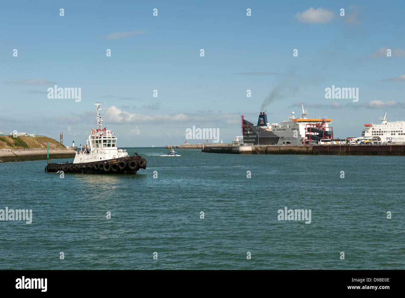 Calais boats hi-res stock photography and images - Alamy