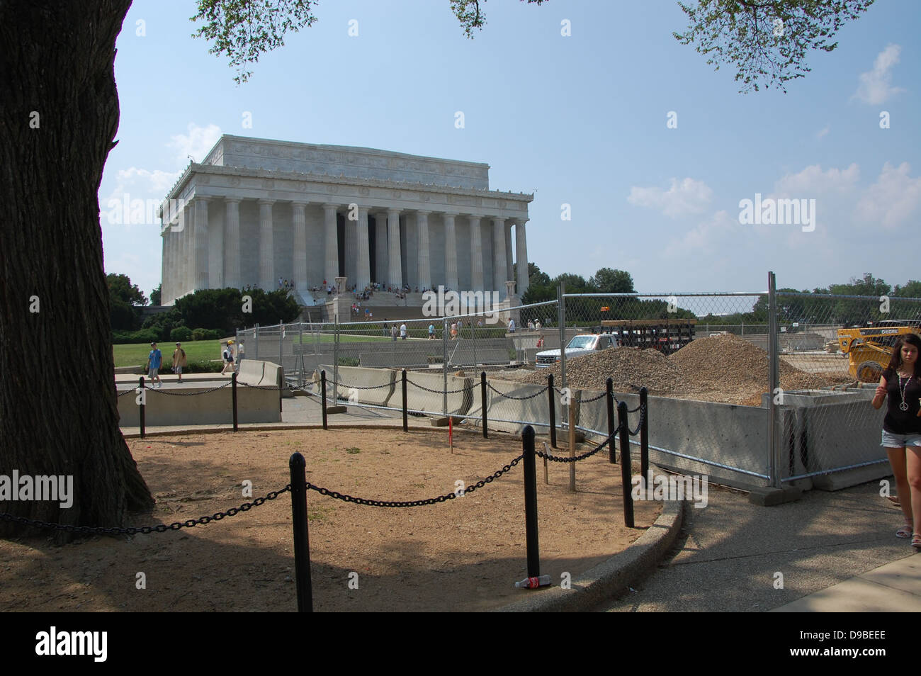The Lincoln Memorial, located in Washington D.C., honors the 16th U.S ...