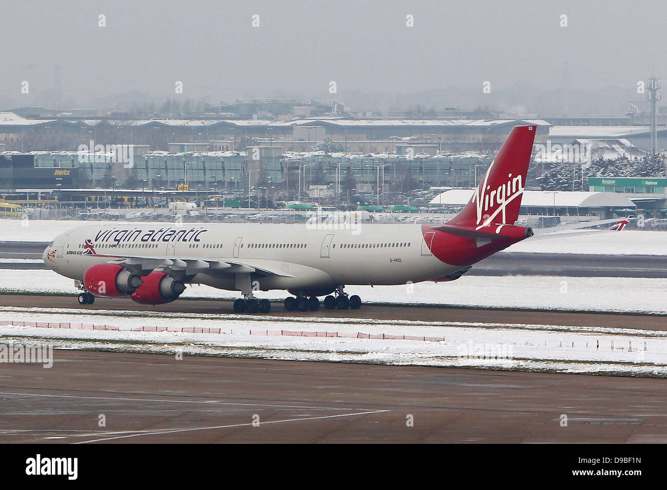 The scene at Heathrow airport following further snowfall overnight ...