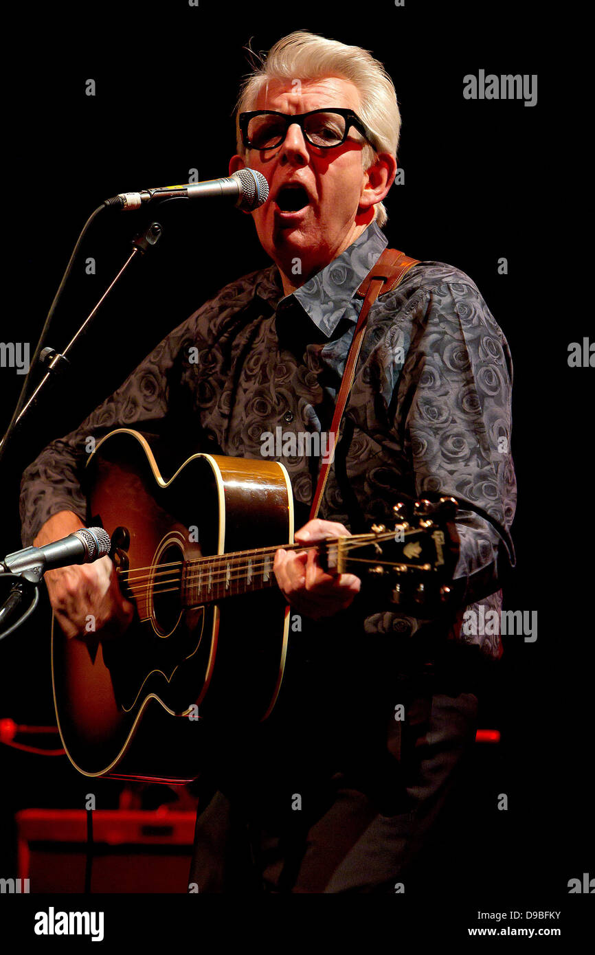 Nick lowe hi-res stock photography and images - Alamy