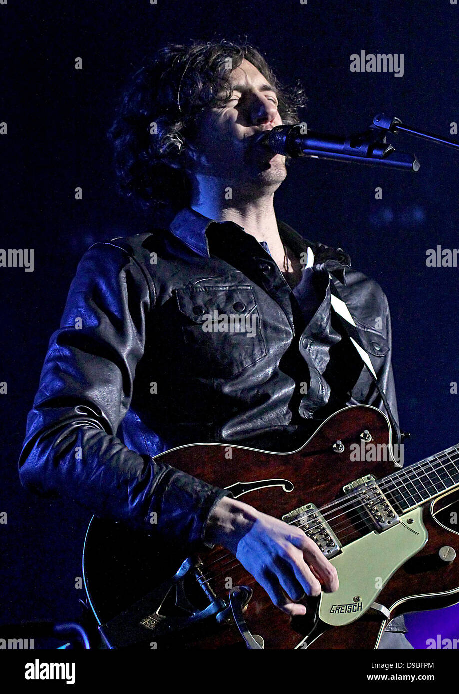 2002 Gary Lightbody Girlfriend