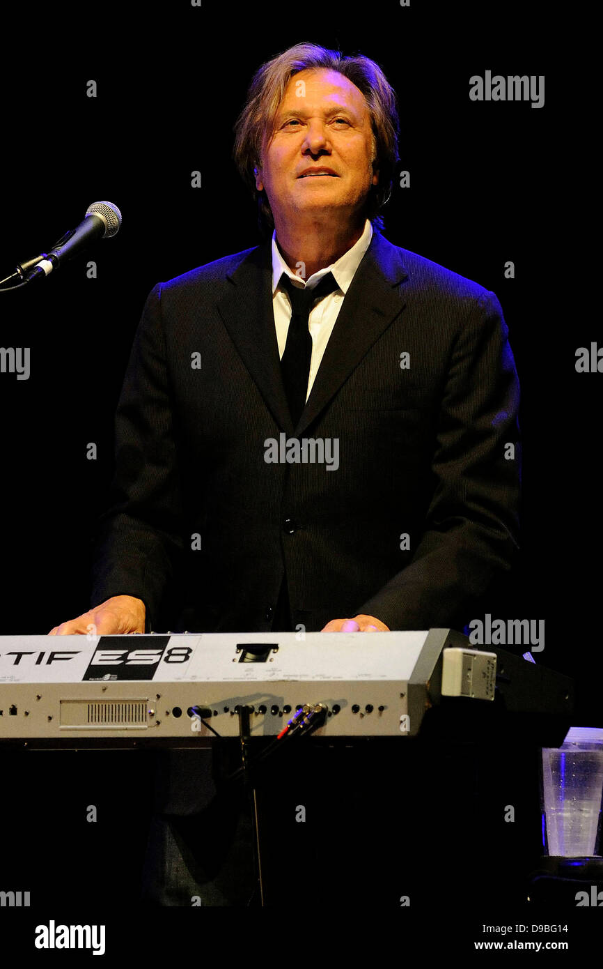 Robert Lamm Chicago High Resolution Stock Photography and Images - Alamy