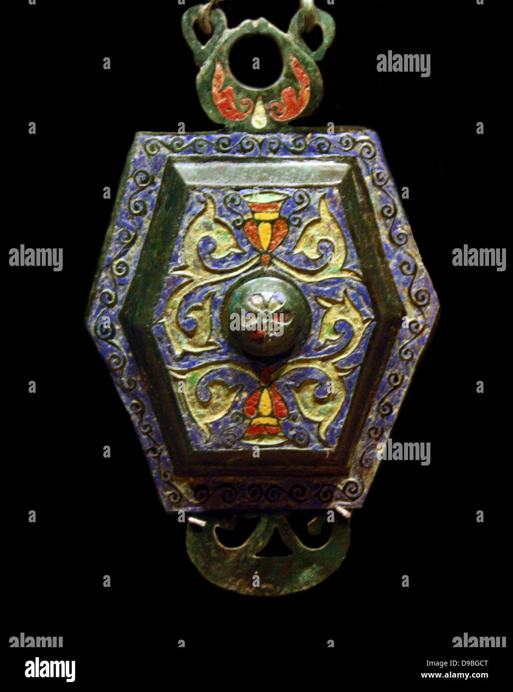 Roman brooch hi-res stock photography and images - Alamy