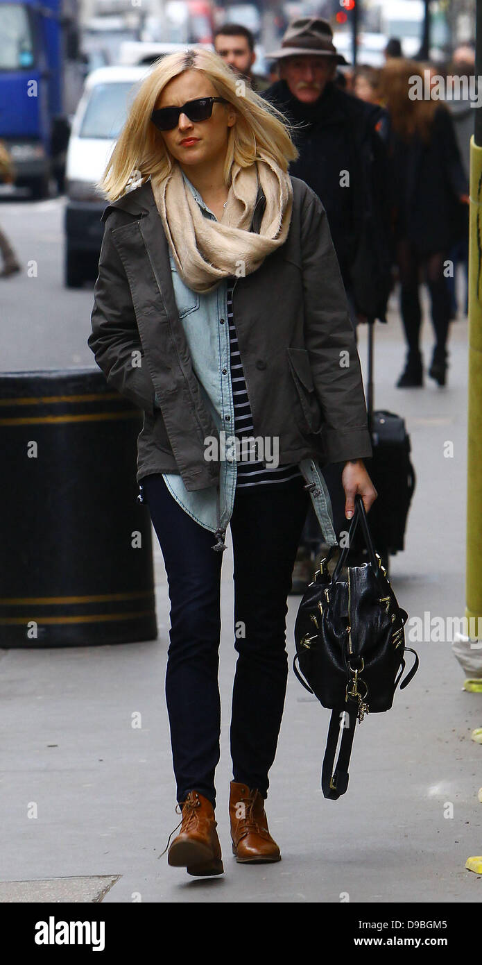 Fearne cotton walking in central london london hi-res stock photography ...