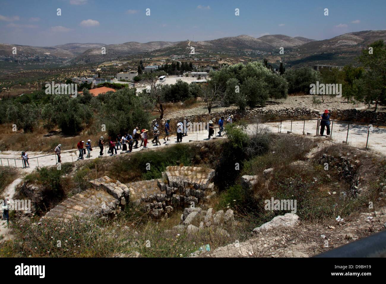 June 17, 2013 - Nablus, West Bank, Palestinian Territory - Israelis ...