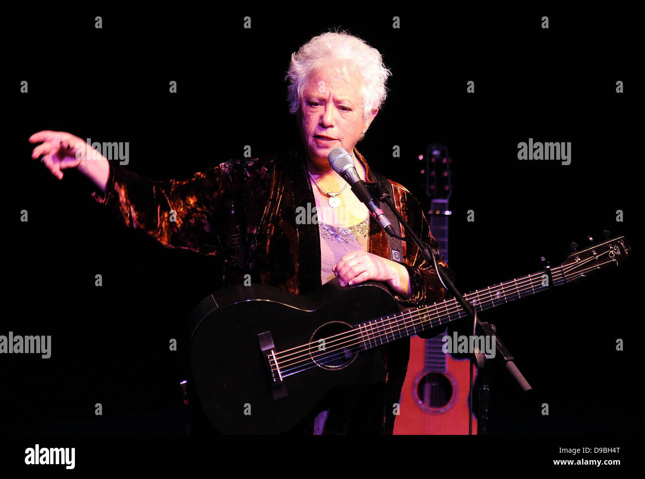 Iconic American singer/songwriter Janis Ian performs at Vicar Street ...