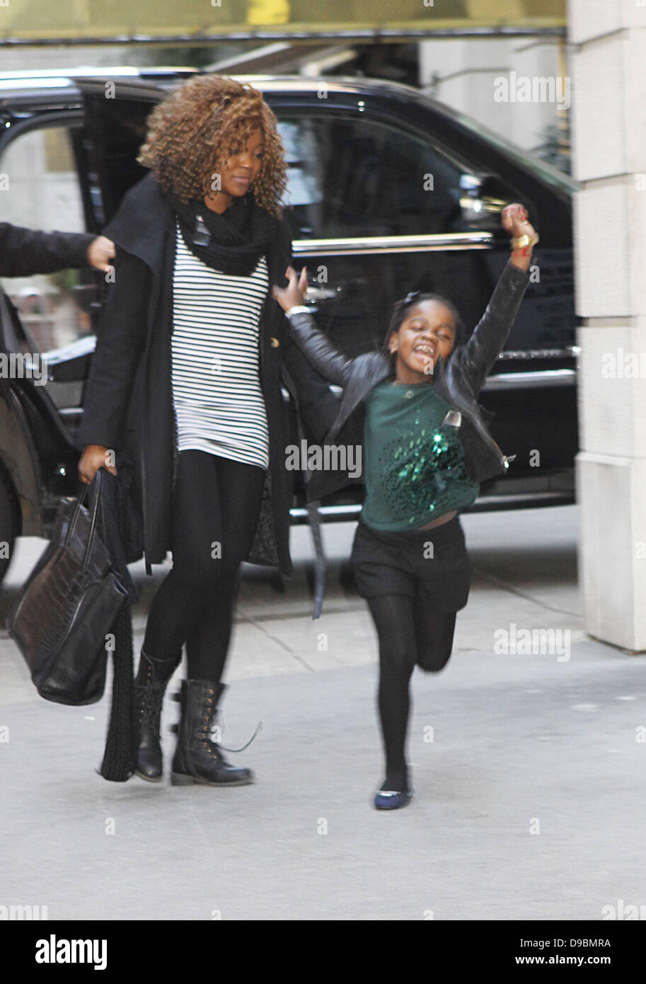 Mercy Banda seems overjoyed as she arrives at the Kabbalah center in ...