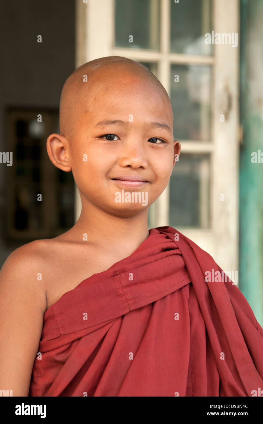 Poor boy portrait myanmar hi-res stock photography and images - Alamy