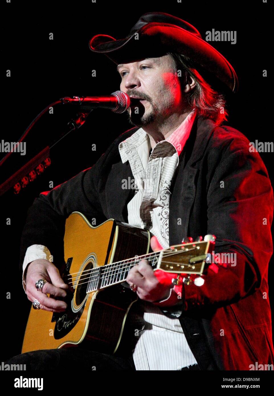 Travis Tritt performs live at the Sunrise Theatre in Fort Pierce ...
