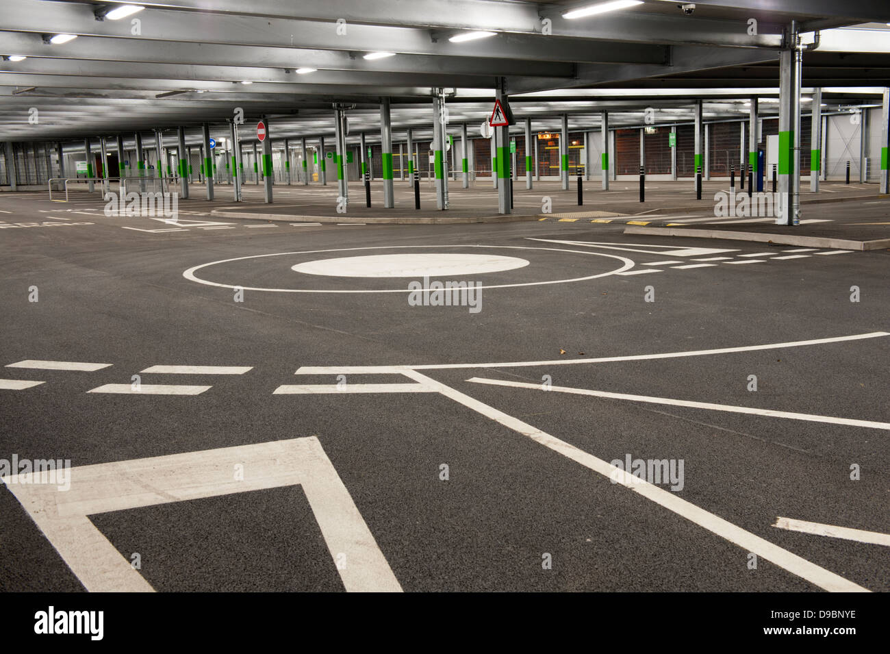 Empty Background Road Roundabout White lines Stock Photo - Alamy