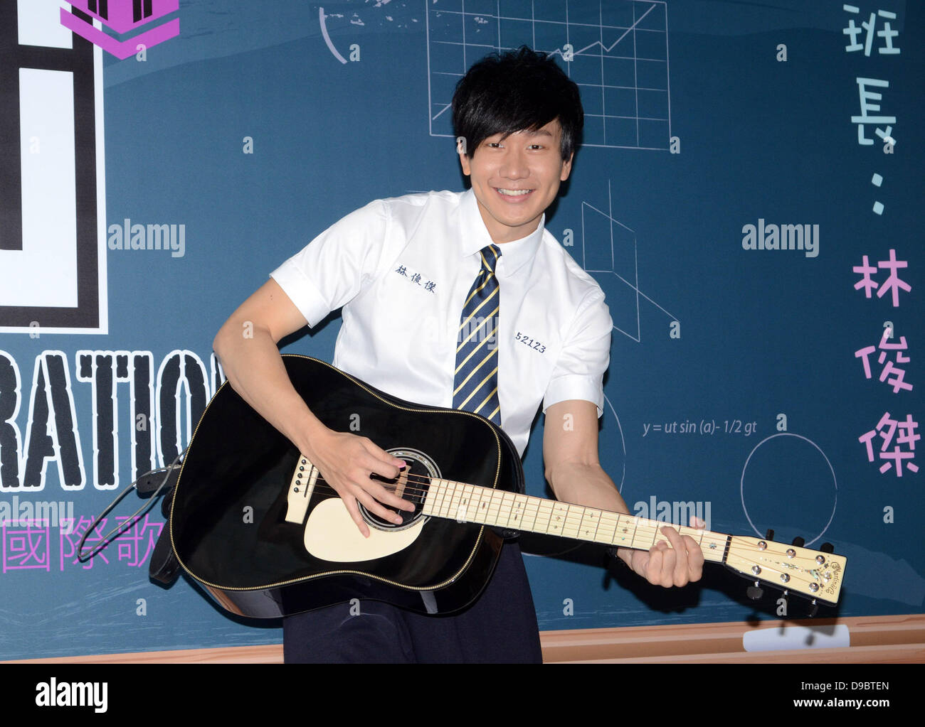 JJ Lam attended activity with fans club members in Taipei, Taiwan ...