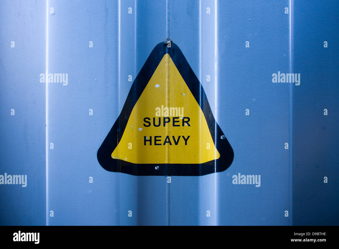 Warning sign super heavy hi-res stock photography and images - Alamy