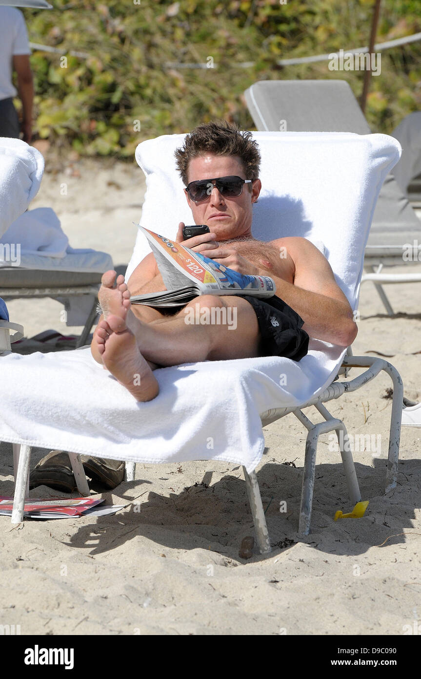 Billy Bush working on his tan at Miami Beach Hollywood, Florida - 25.01 ...