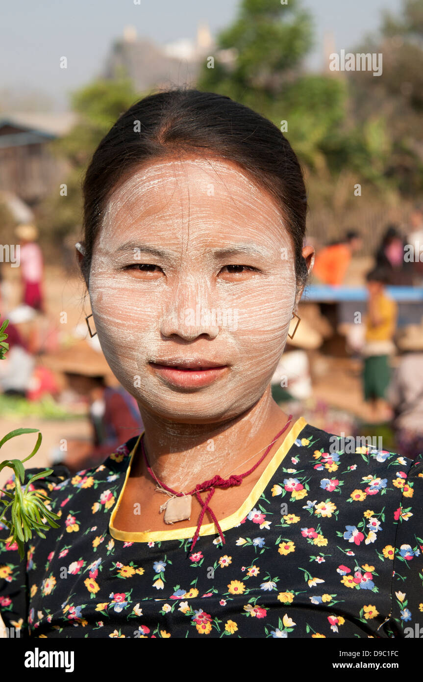 Thanakha paste portrait myanmar hi-res stock photography and images - Alamy