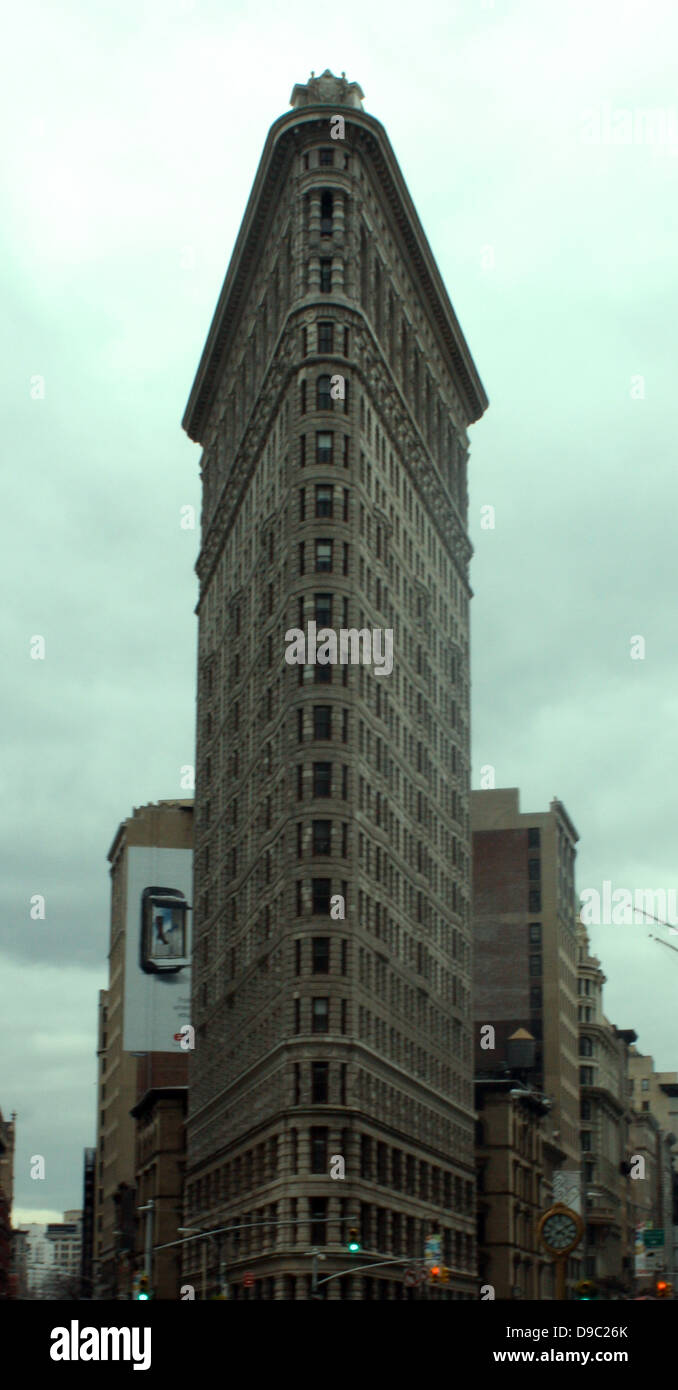 Flatiron building located in hi-res stock photography and images - Alamy