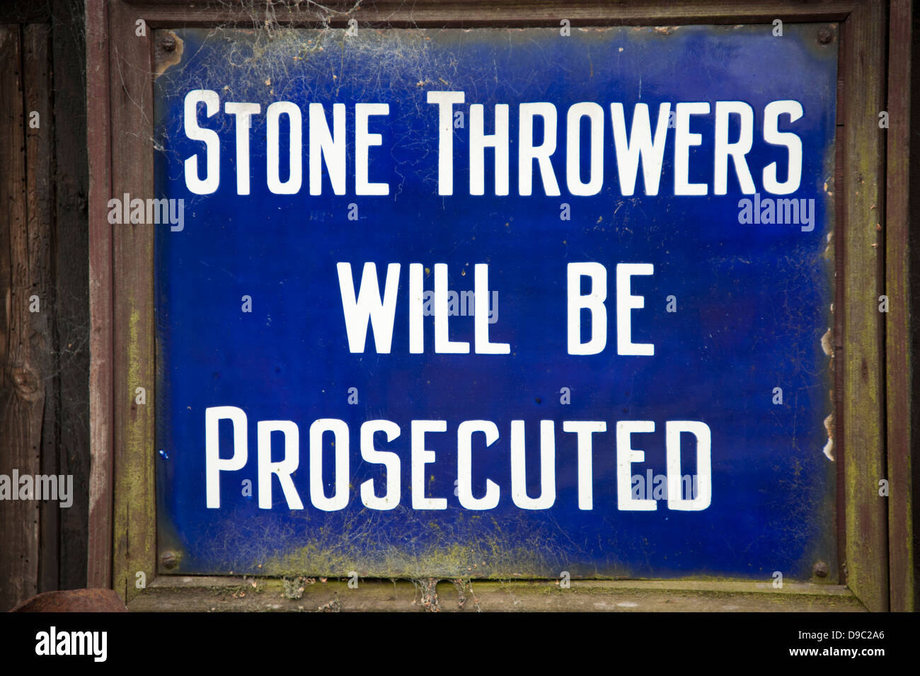 Stone Throwers Will Be Prosecuted Warning Sign Stock Photo - Alamy