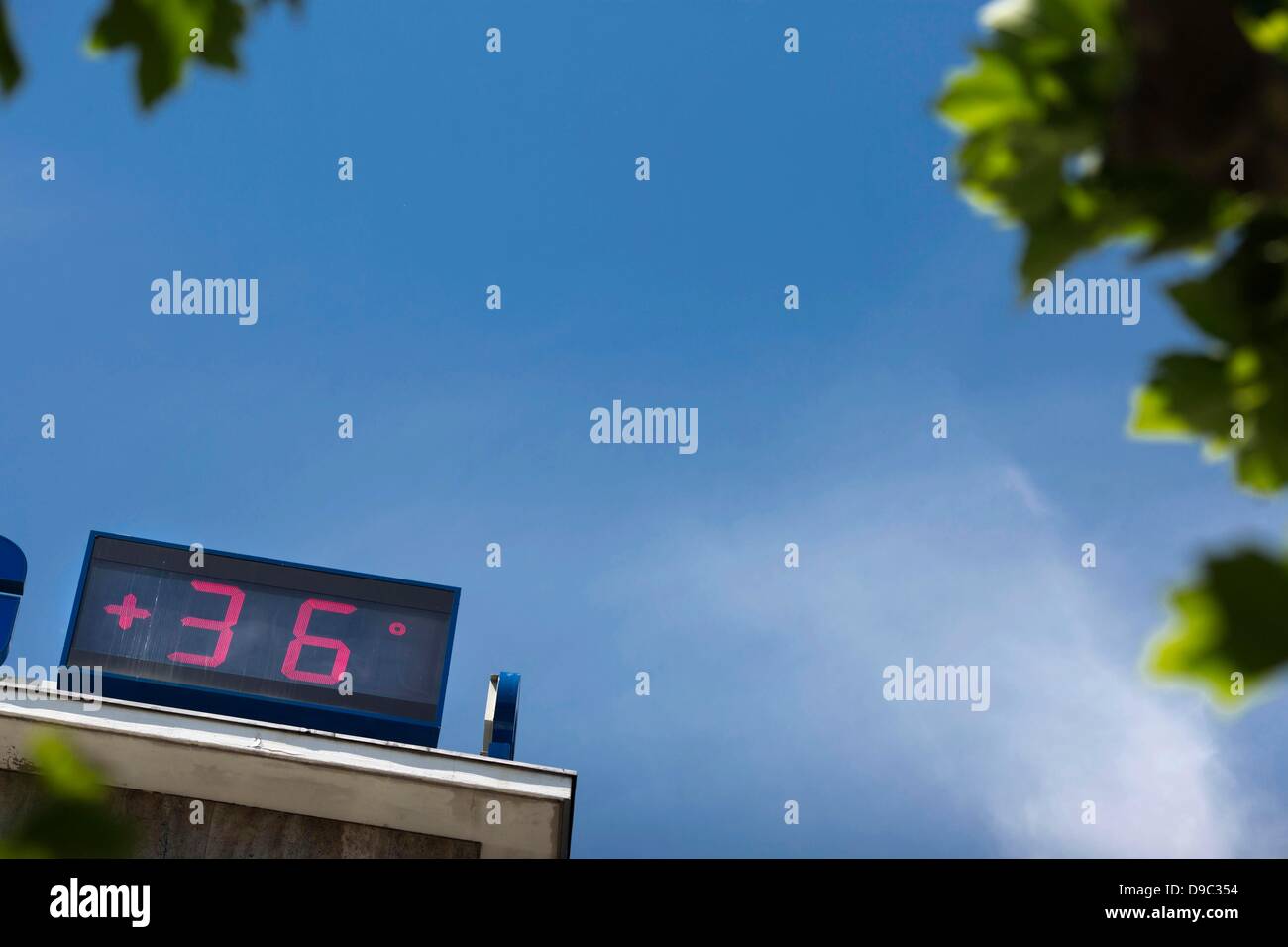 36 degrees hi-res stock photography and images - Alamy