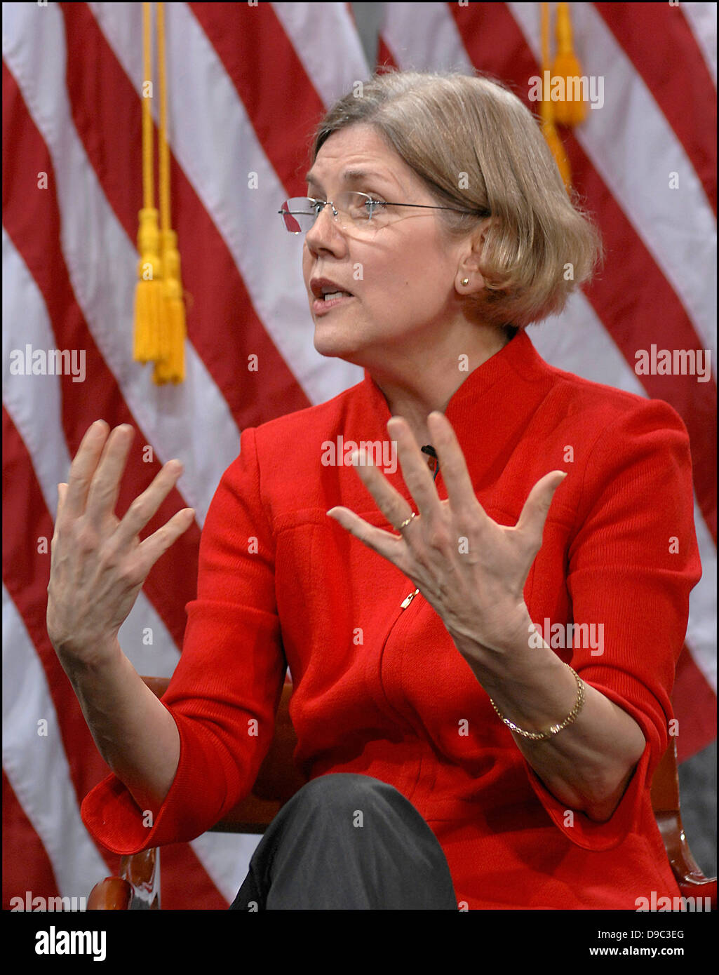 Elizabeth warren hi-res stock photography and images - Alamy