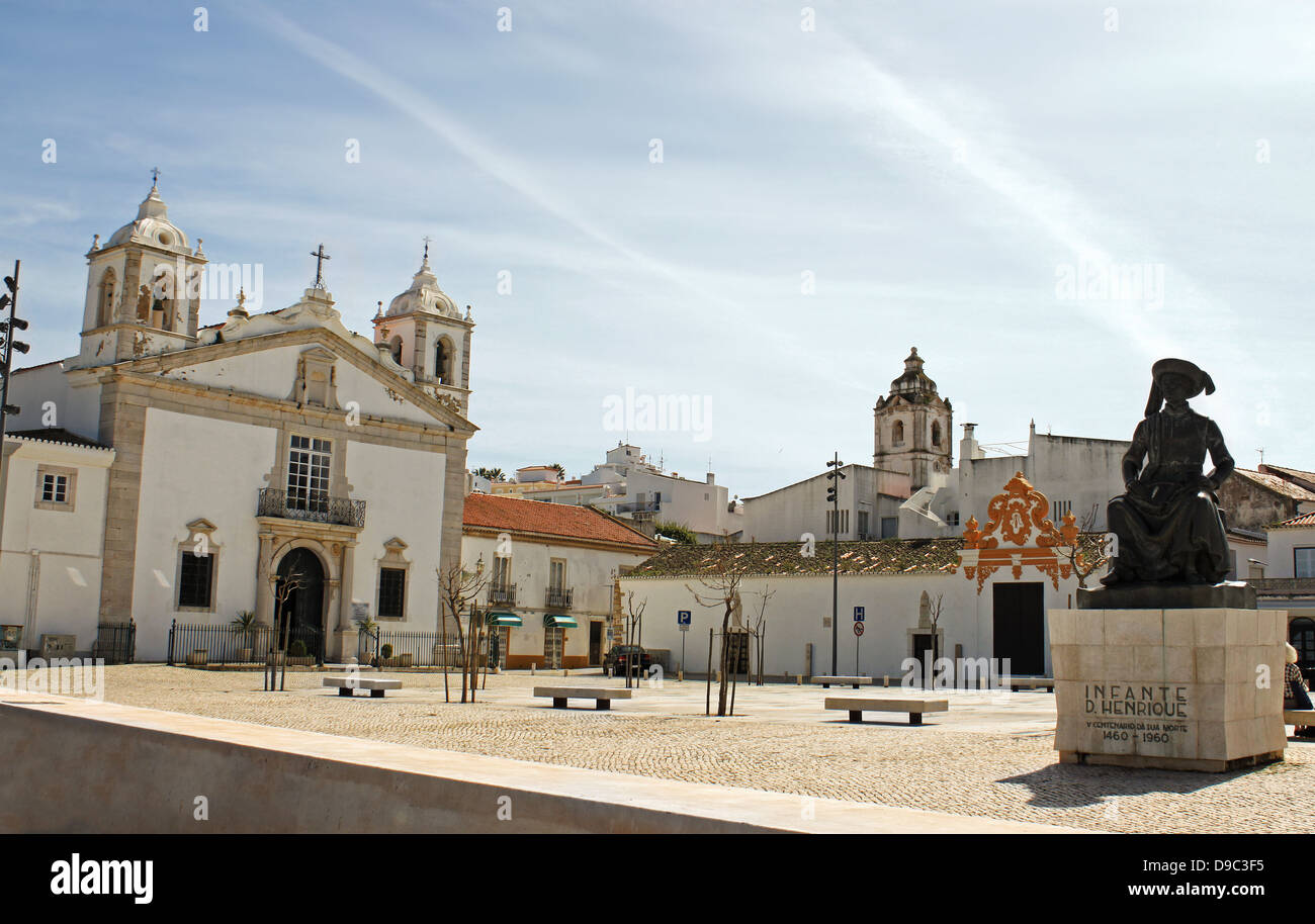 Public square in Faro, Portugal churches in view under a blue sky Stock ...