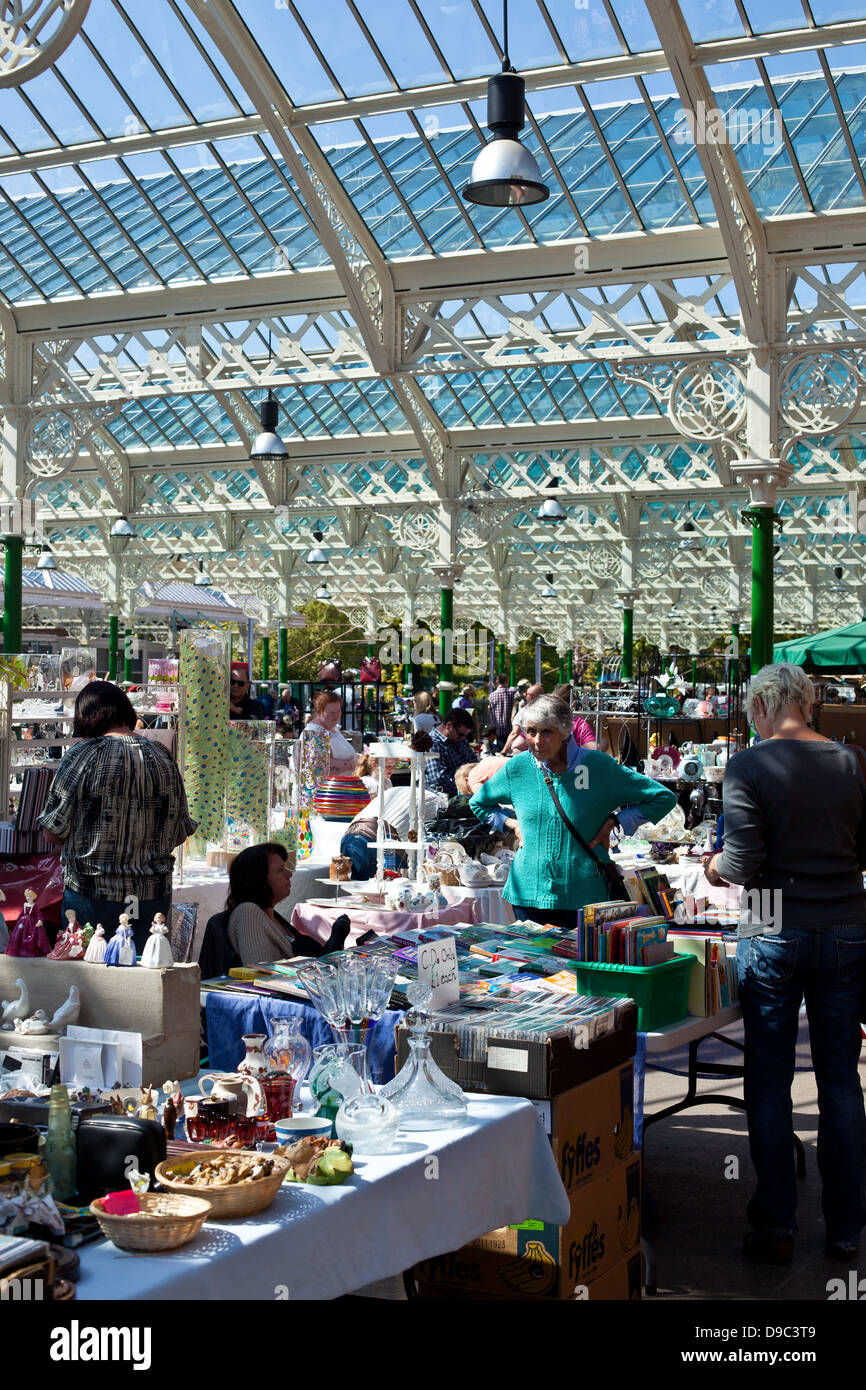 Tynemouth market glass roof stalls hi-res stock photography and images ...