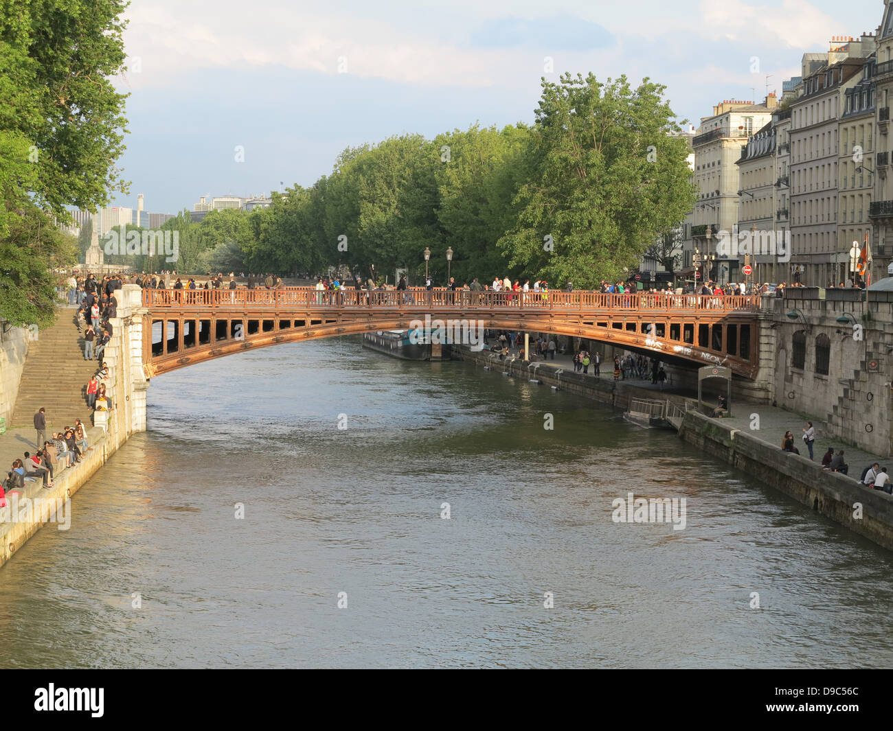 bridge over the river seine Stock Photo - Alamy