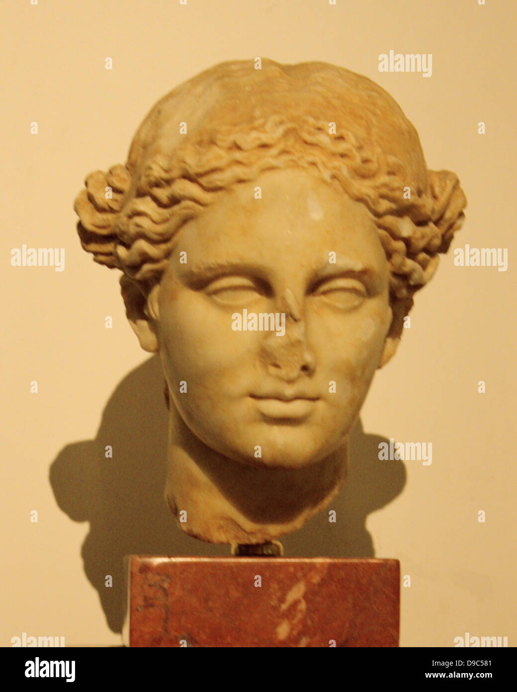 Greek female bust hi-res stock photography and images - Alamy
