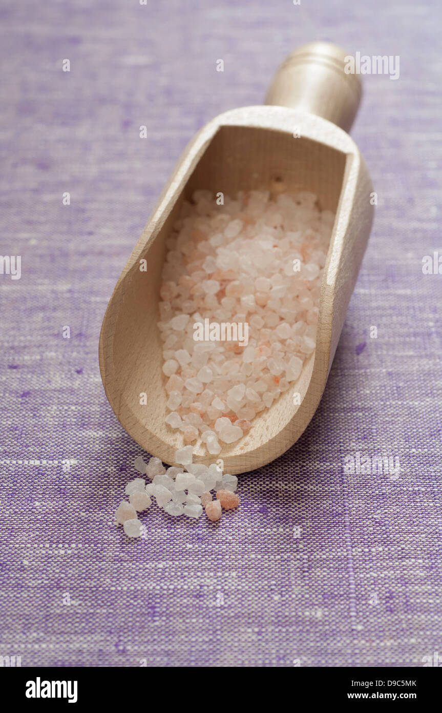 Close-up view of Halite, pink Himalayan salt Stock Photo - Alamy