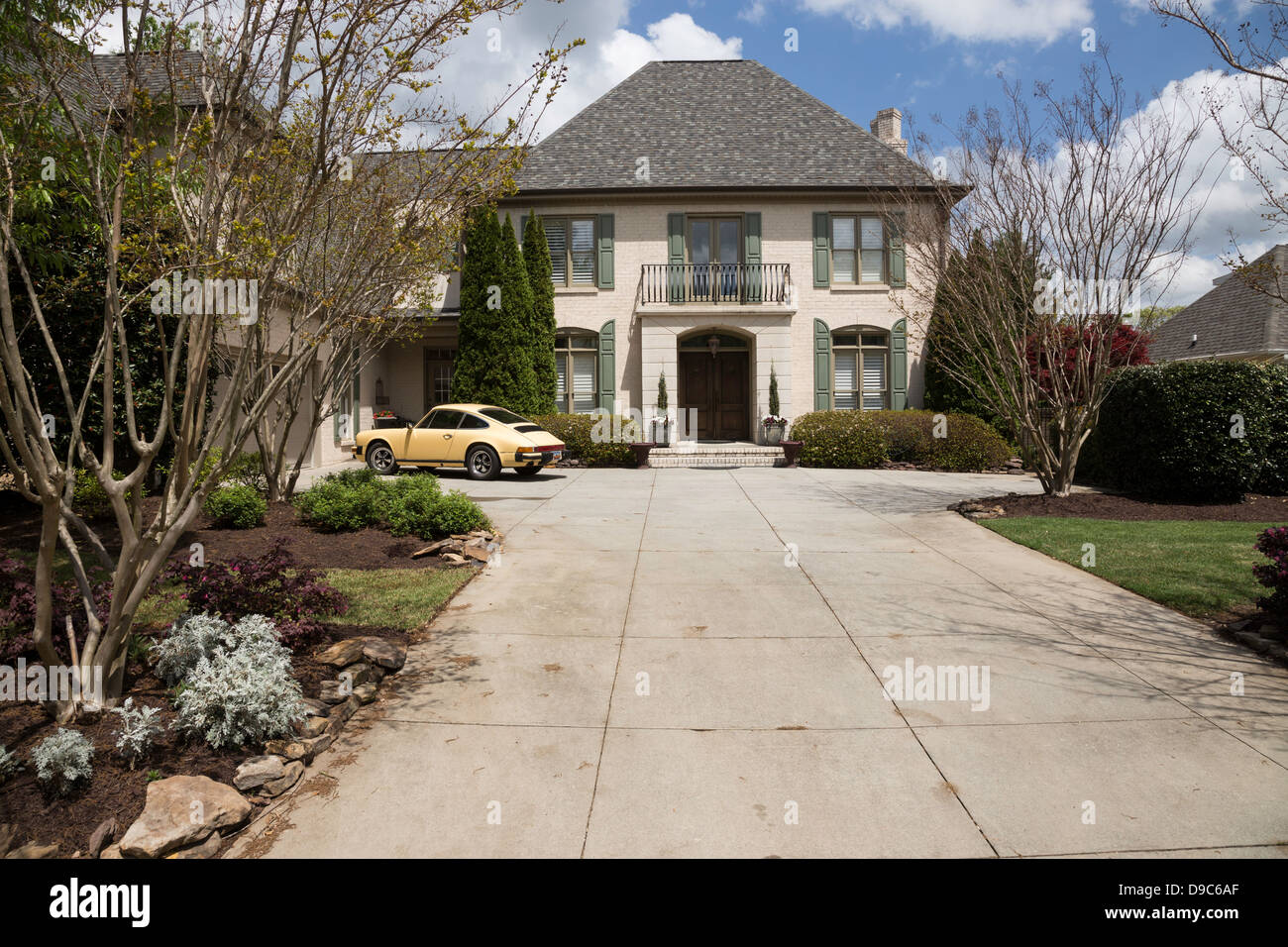 Luxury Residential House and Driveway, USA Stock Photo - Alamy