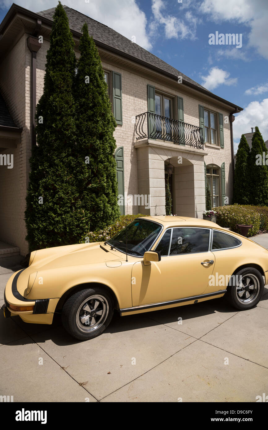 Porsche coupe hi-res stock photography and images - Alamy