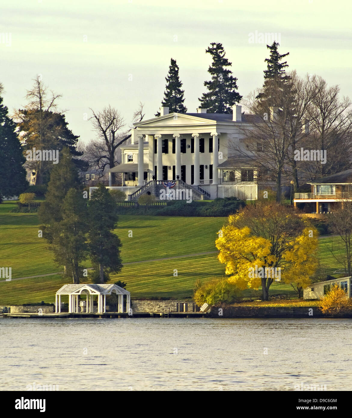 beautiful mansion on a lake Stock Photo - Alamy