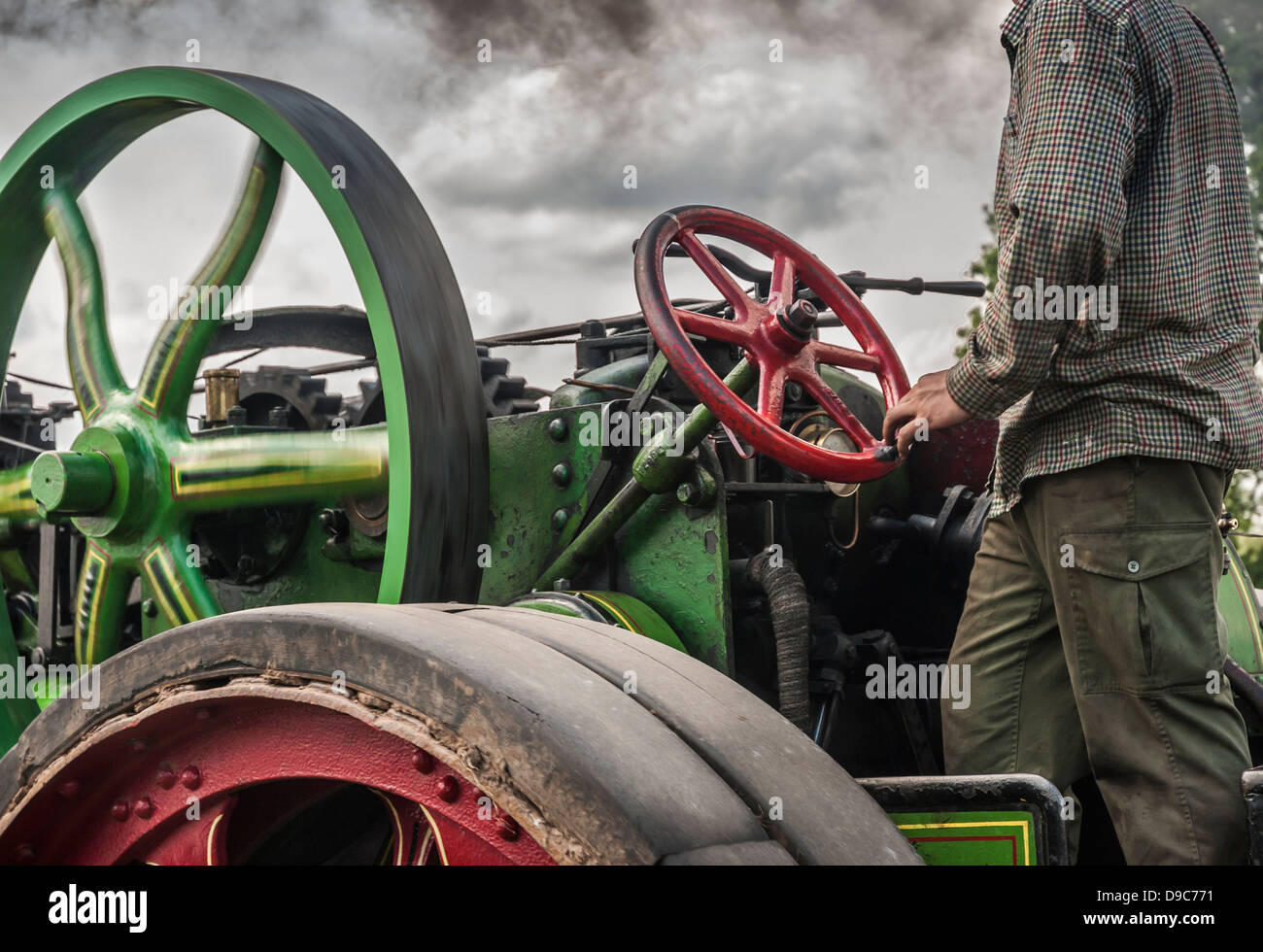 Traction engine steering hi-res stock photography and images - Alamy