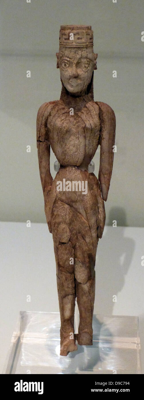 Ivory female statuettes from one of the Dipylon graves (Kerameikos ...