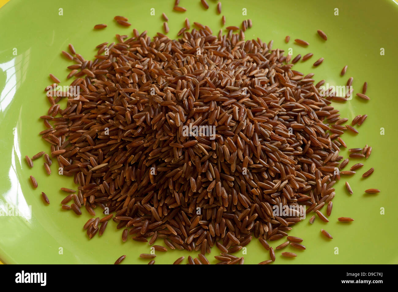Whole rice hi-res stock photography and images - Alamy