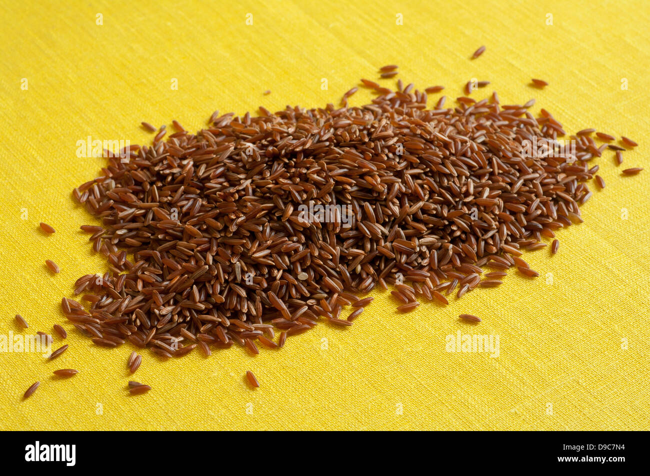 Close-up view of red whole rice Stock Photo - Alamy