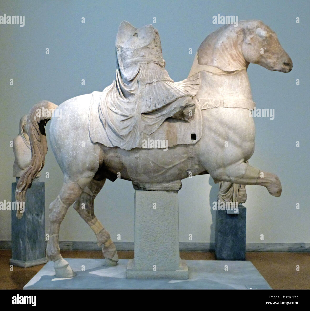Ancient equestrian statue hi-res stock photography and images - Alamy