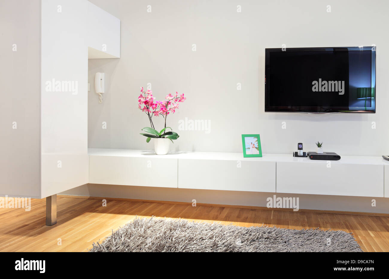 Shot of a modern living room Stock Photo - Alamy