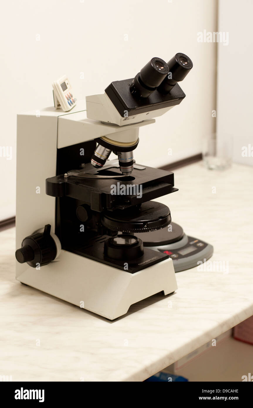 Microscope machine hi-res stock photography and images - Alamy