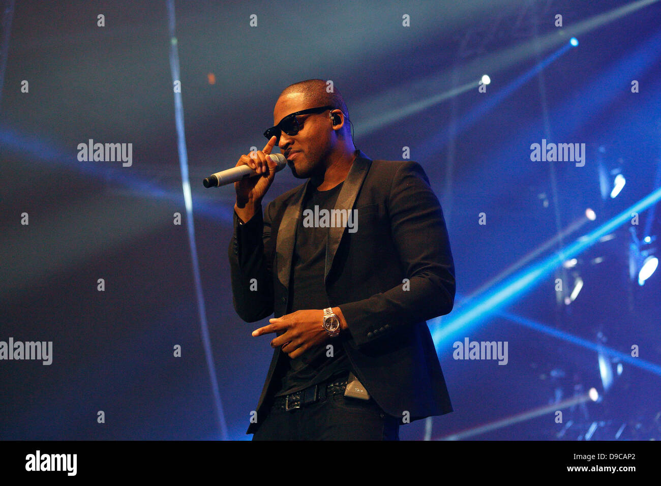 Taio cruz during hi-res stock photography and images - Alamy