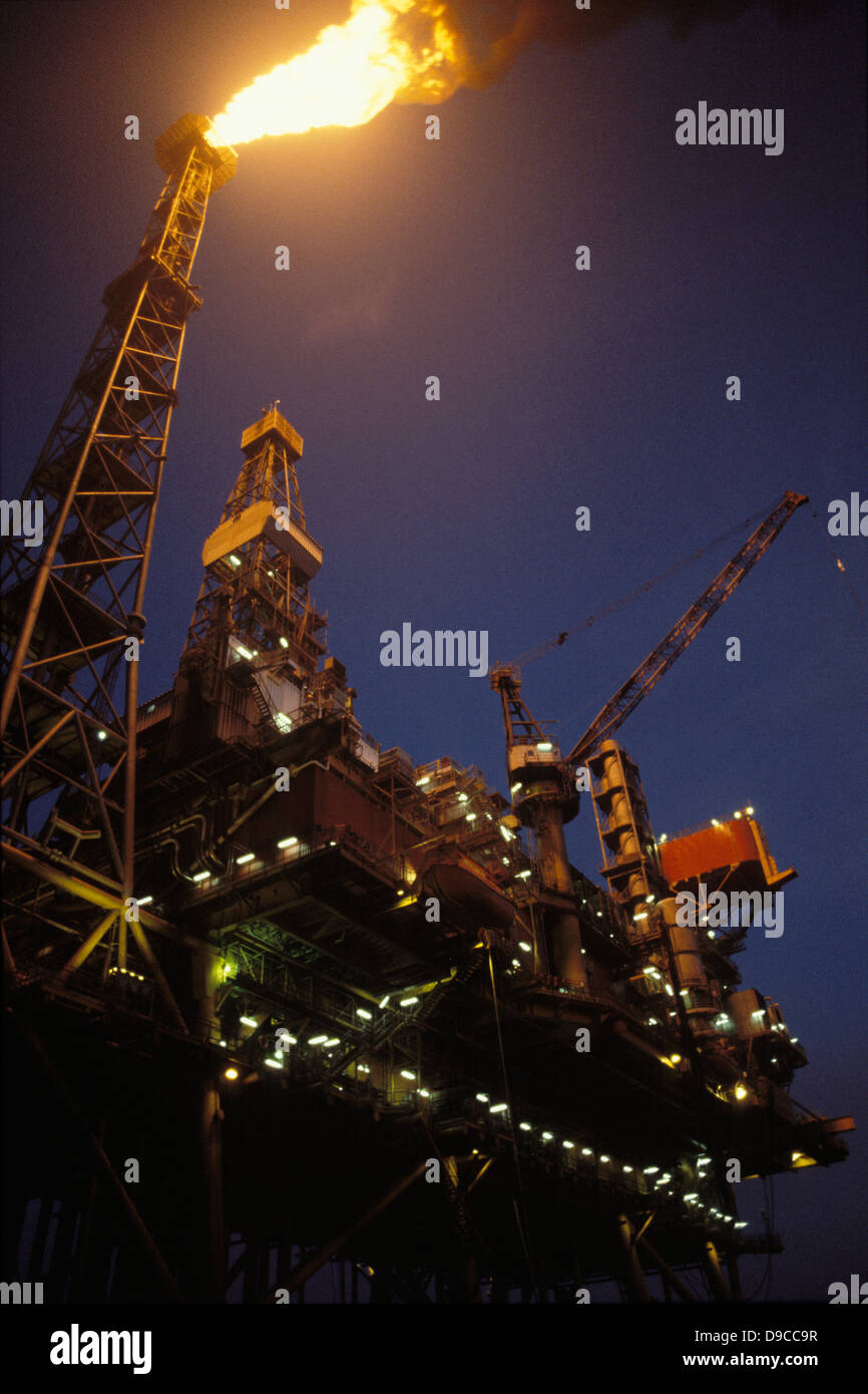 Oil Rig North Sea Night High Resolution Stock Photography and Images ...