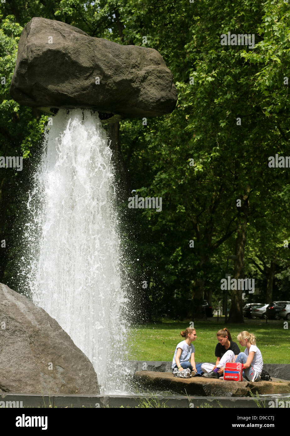 Fountain of illusion hi-res stock photography and images - Alamy