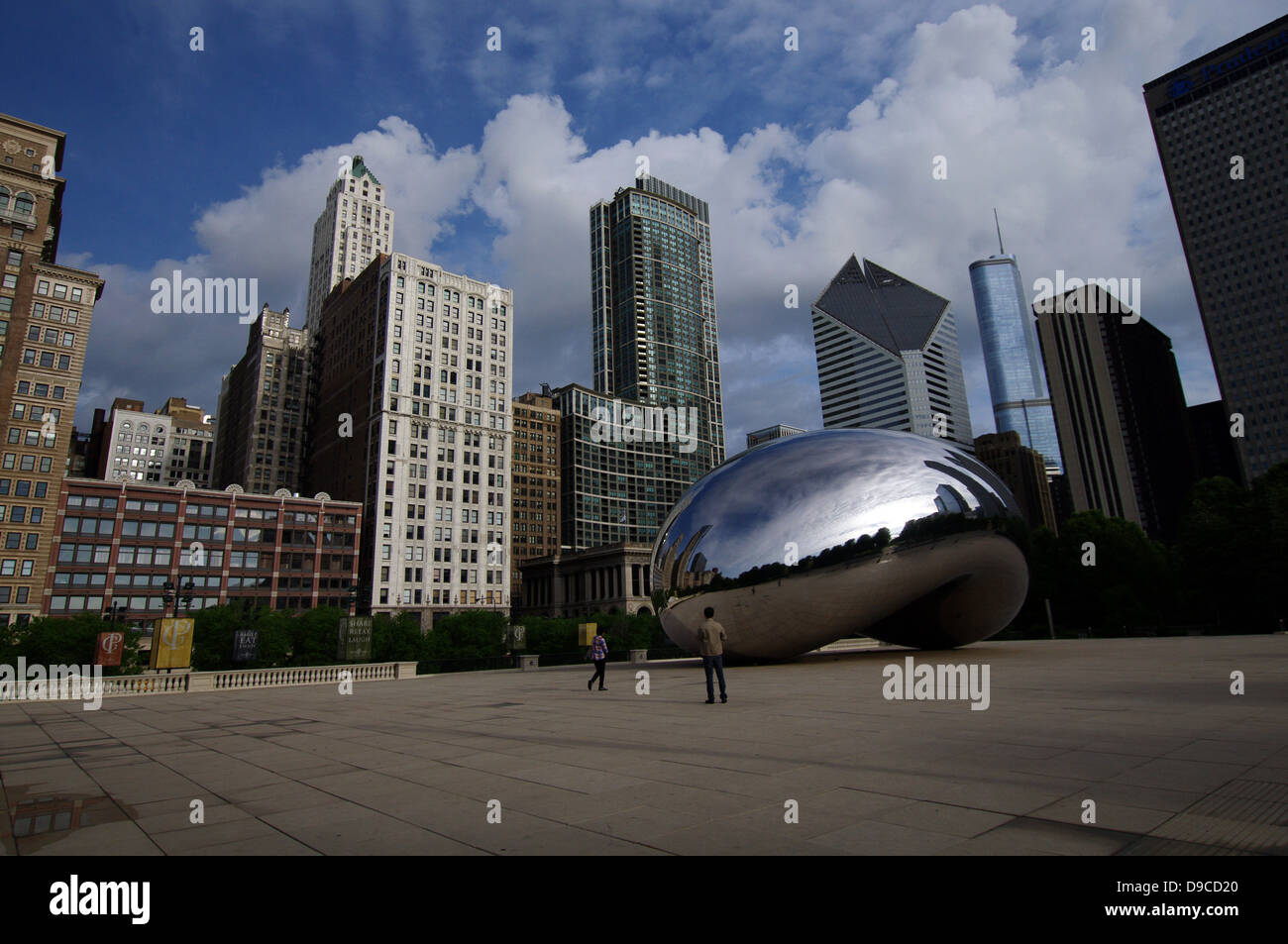 The bean chicago millennium park hi-res stock photography and images ...